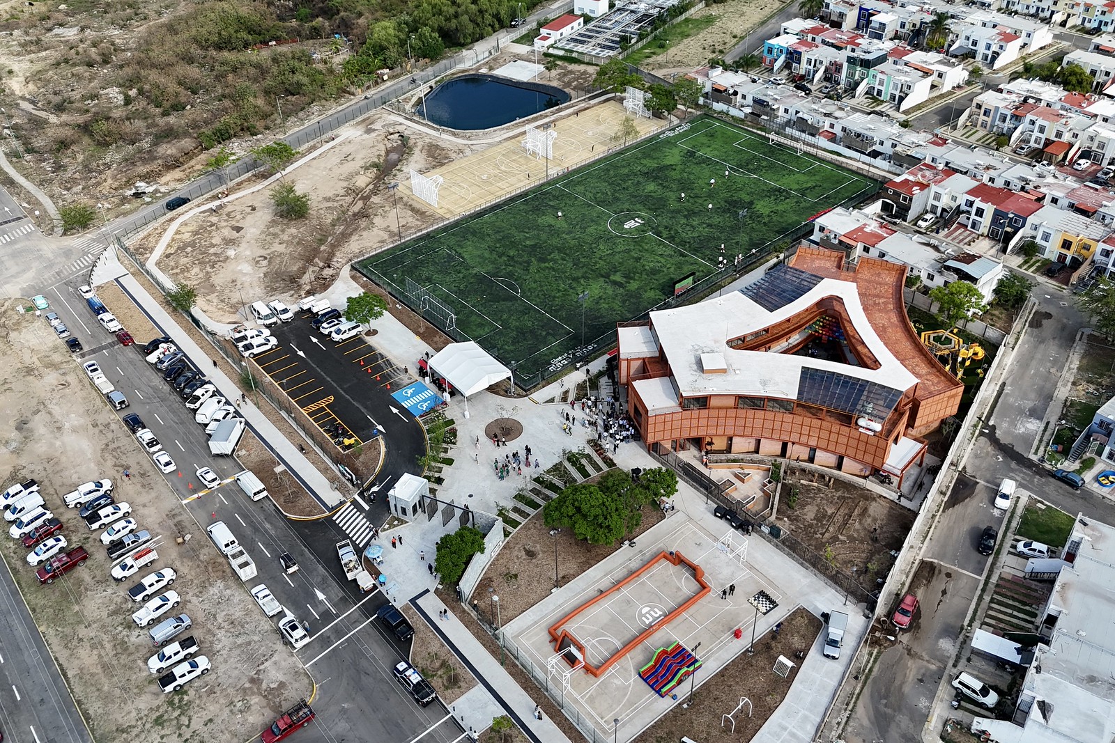 17 junio 2025 . Inauguración Colmena Valle de los Molinos | Flickr