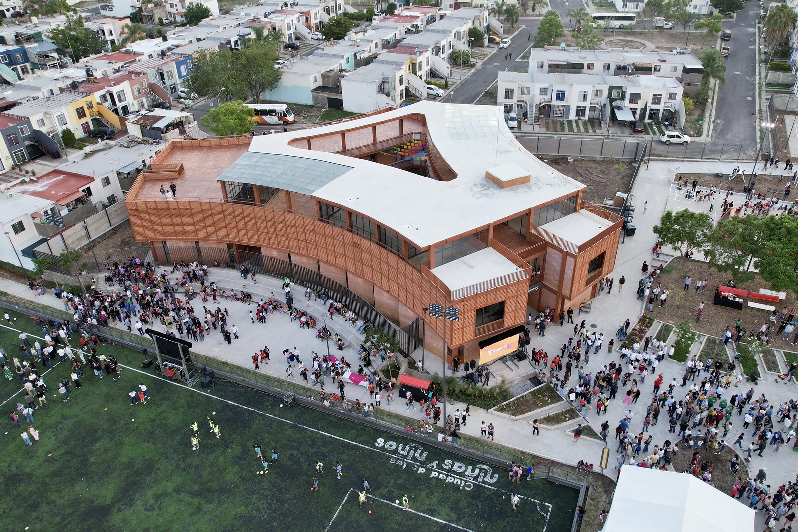 17 junio 2025 . Inauguración Colmena Valle de los Molinos | Flickr